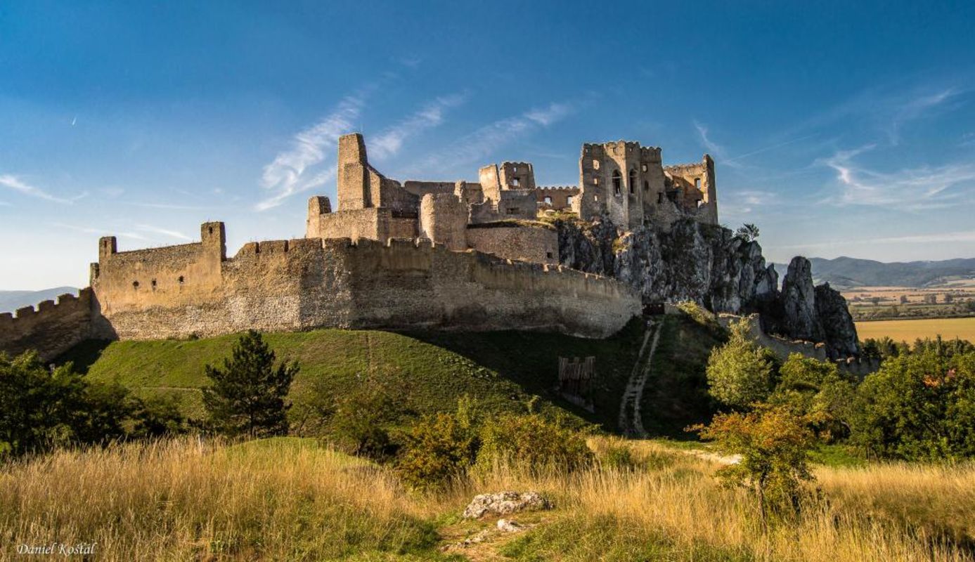 Noble Wedding at the Beckov Castle - Slovakia.travel