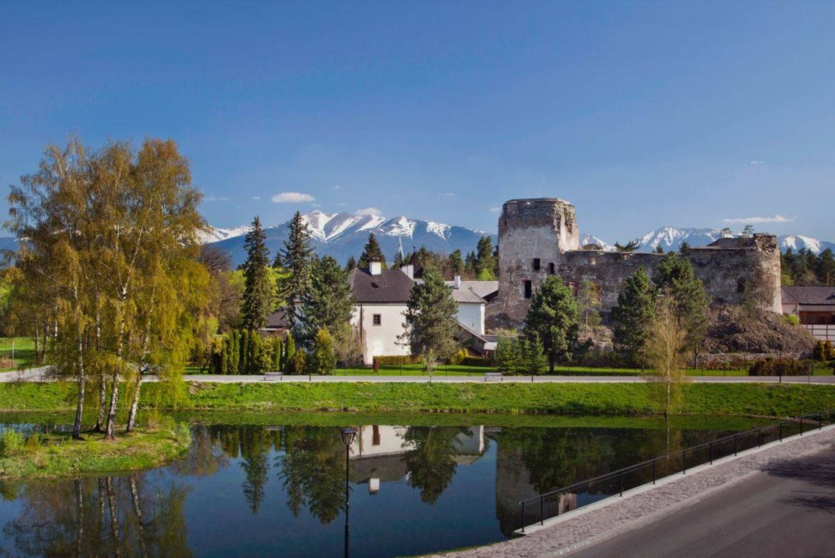 GrandCastle Hrad and Kaštieľ Liptovský Hrádok - Slovakia.travel