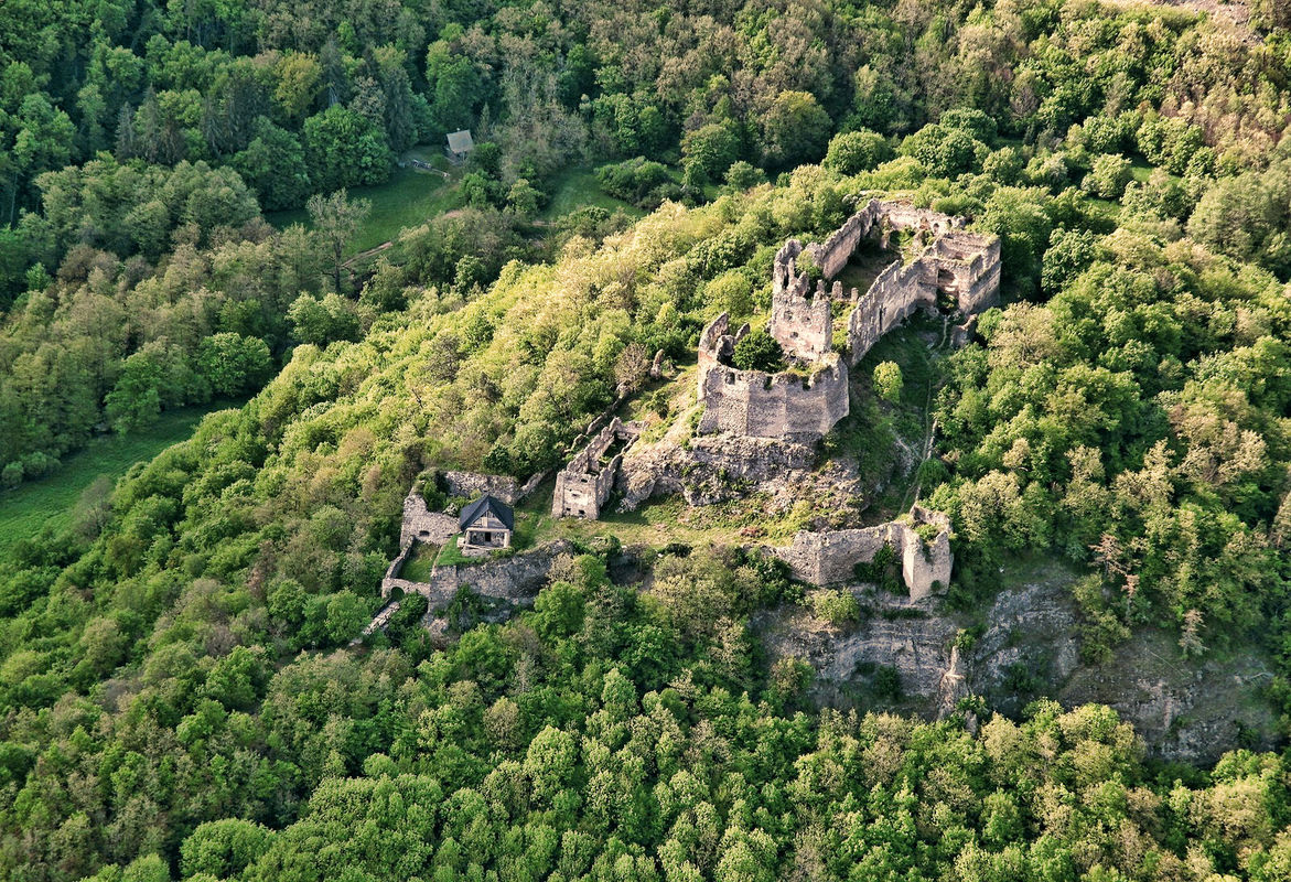 Hrad Čabraď - Slovakia.travel